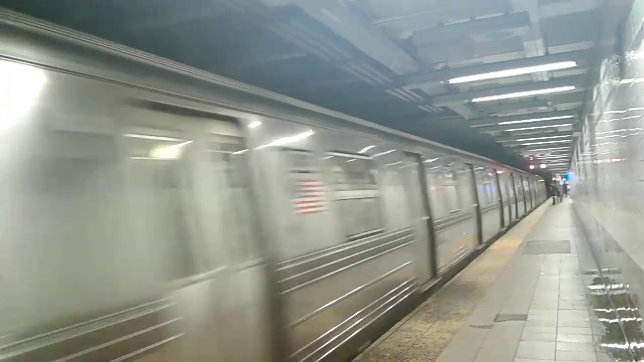 Howling R68 (W) Train Enter Canal St - YouTube