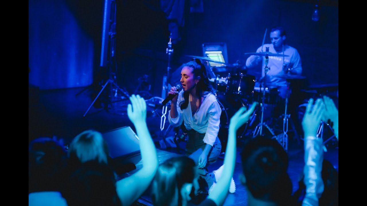 LeyeT - Trying Still live - YouTube