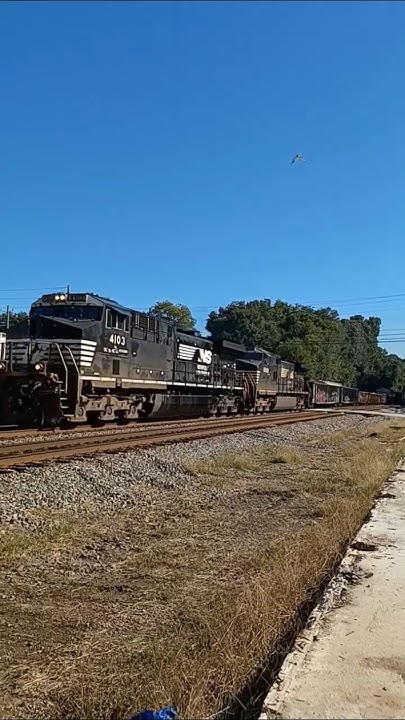 Extremely HIGH Pitch Power DUO "coasting into downtown" Norfolk Southern #4103 - #153 @rider22 ...
