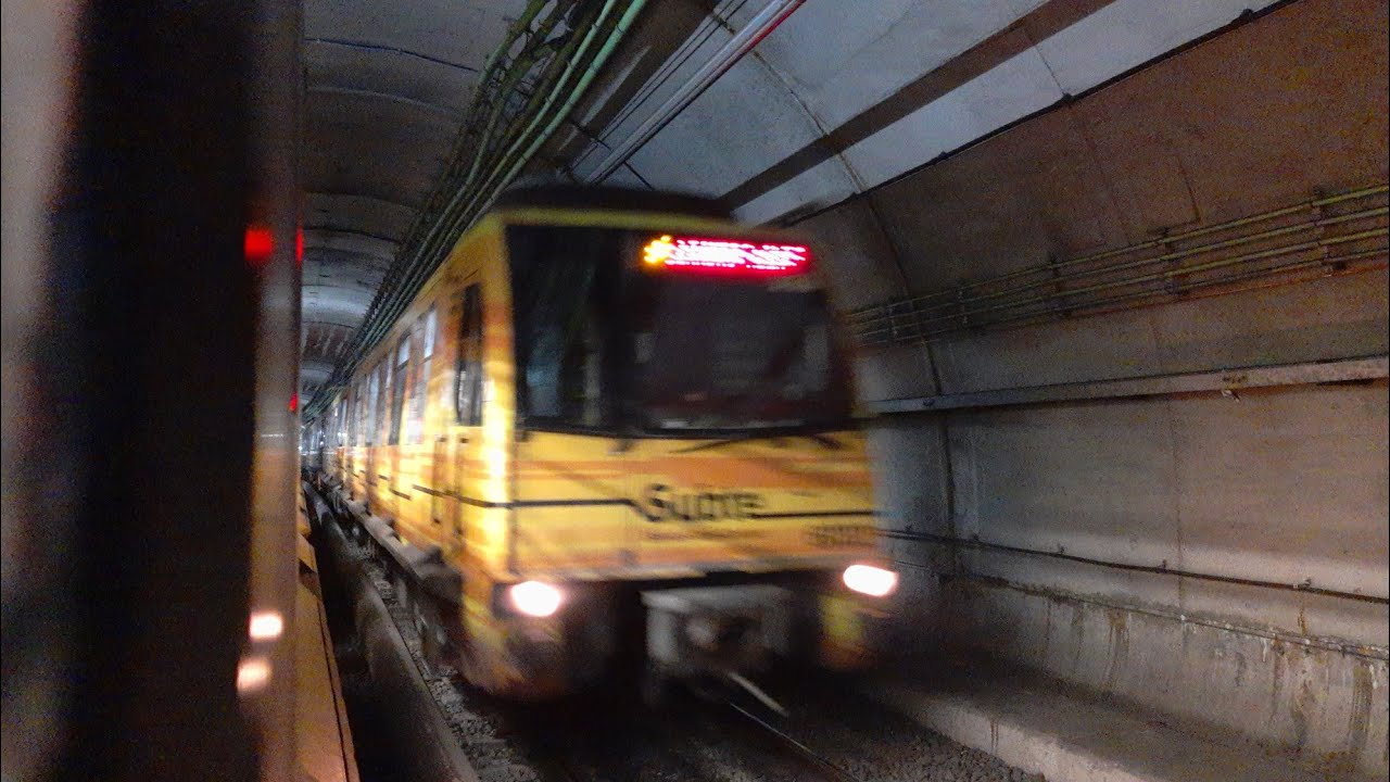 Subte Línea B - CAF 6000 en cercanías de Echeverría - YouTube