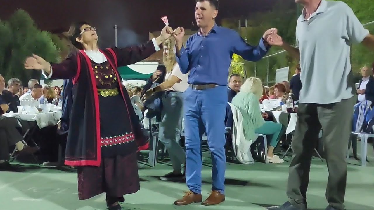 Τούτη ή γης που την πατούμε !(Θα χορέψω με την ψυχή μου είπε η κυρια ...