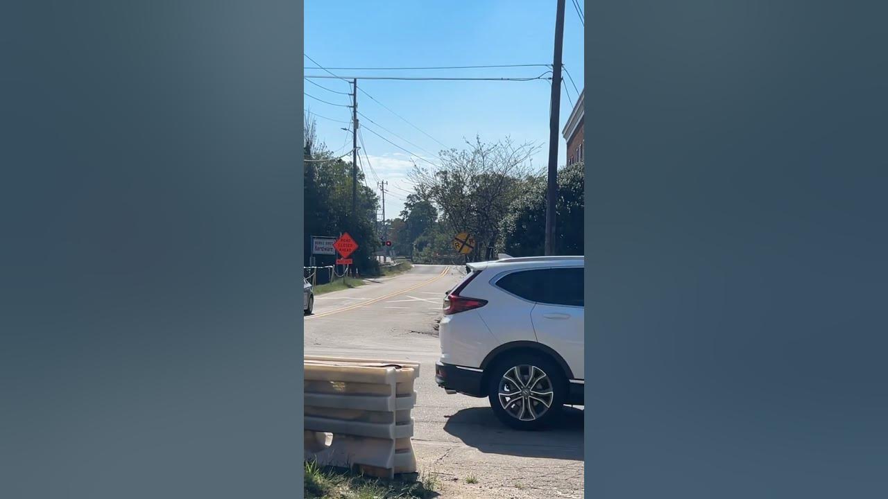 Carolinian 80 at Powell drive. 9/29/24 - YouTube