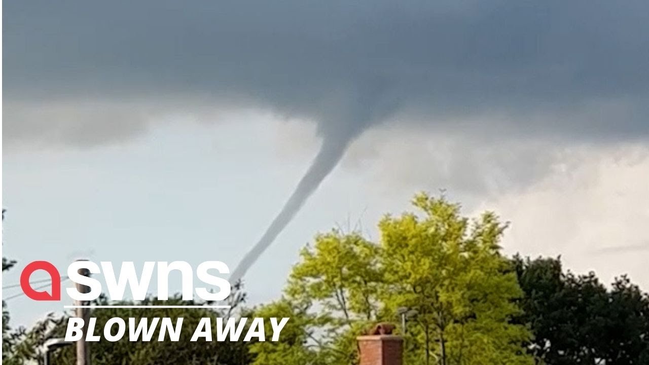 UK man catches terrifying tornado-like funnel cloud appearing over ...