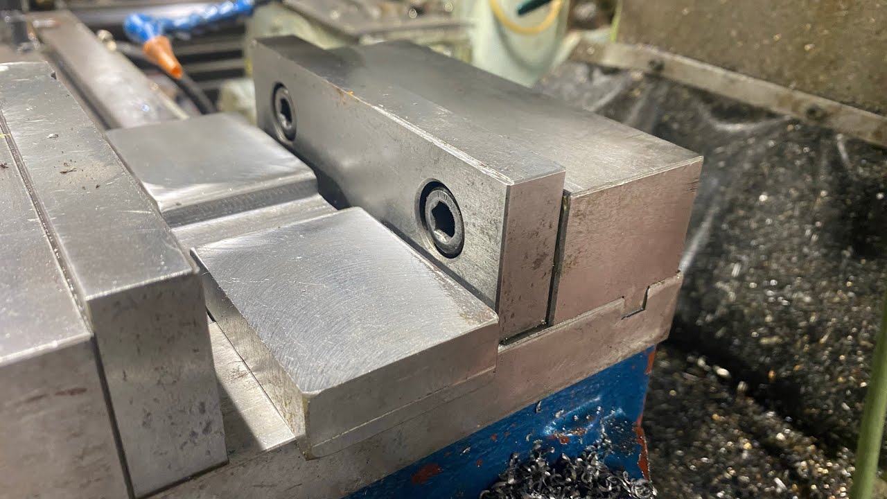 Mill vice thing-low profile Vee block alternative - YouTube