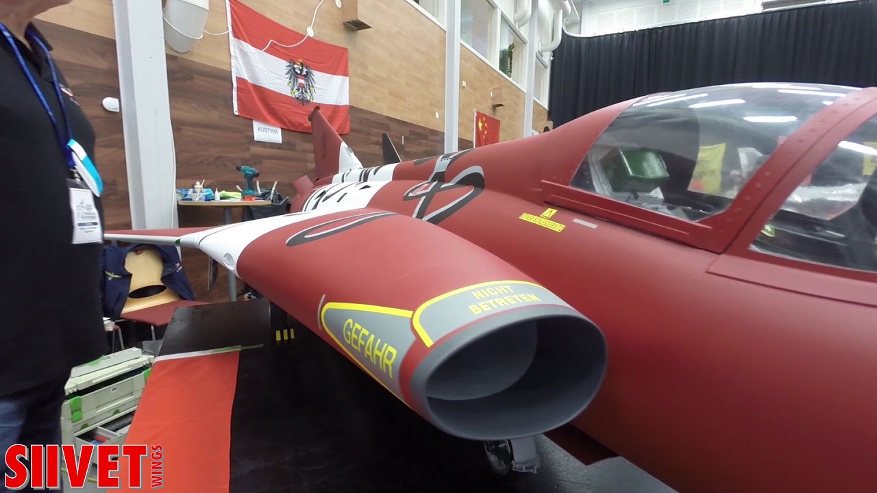 Austria's Saab Draken OE J35 1:5 in hangar Saturday - JMW2017 - YouTube