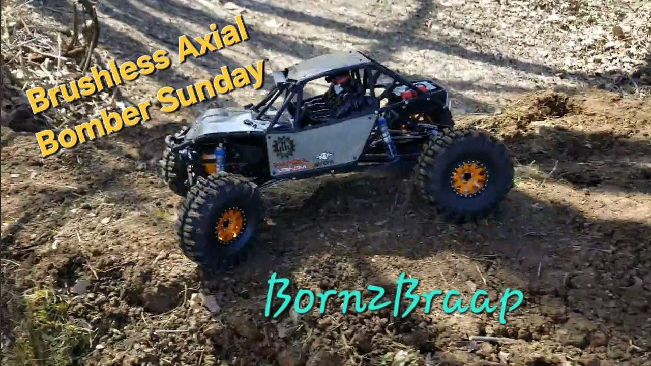 Brushless Axial Bomber Sunday - YouTube
