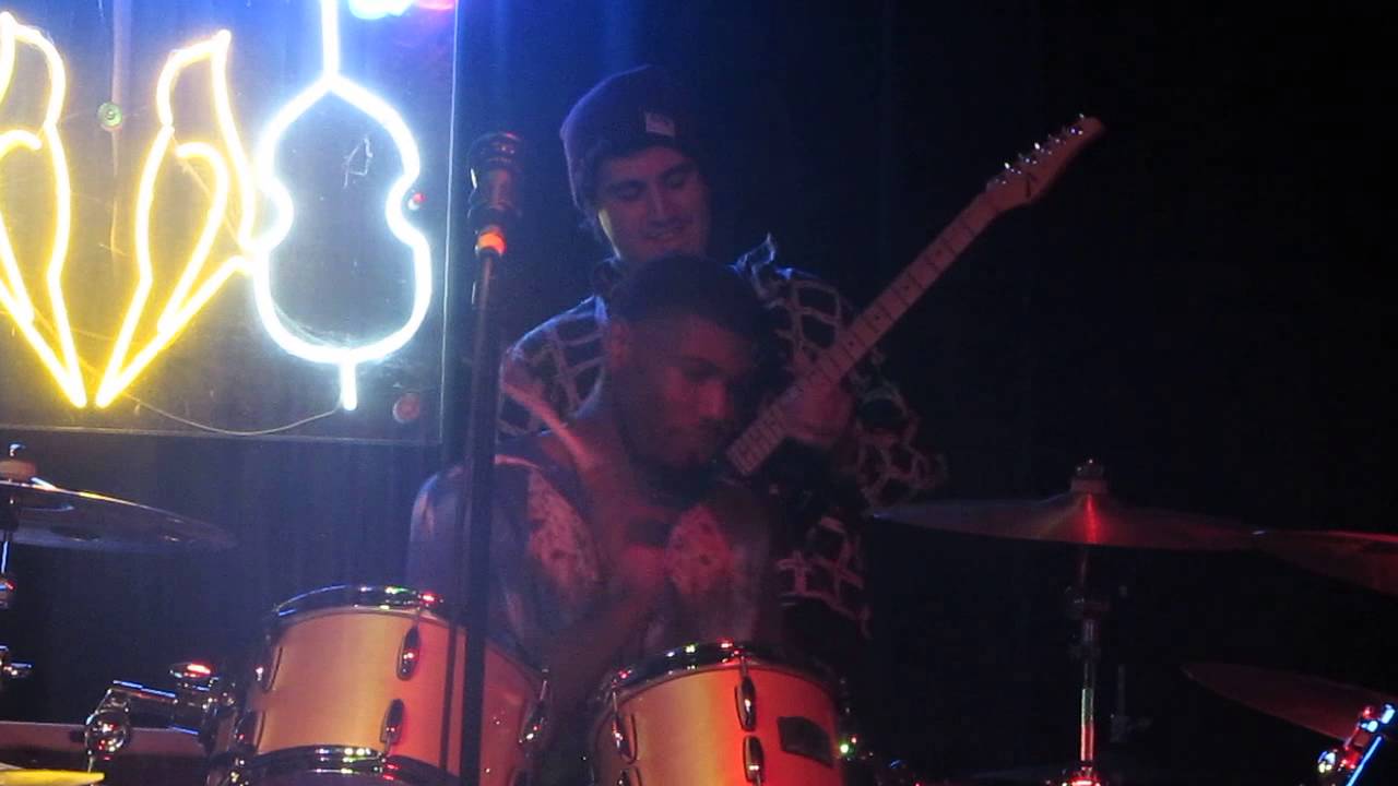 Courtney Knott - Change the World Cover at Birdland - YouTube