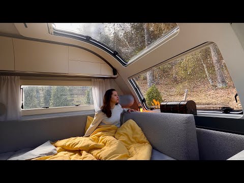 KARAVANDA YAŞAMAK |  LÜKS KARAVAN İLE KAMPTA YAĞMURLU BİR GÜN