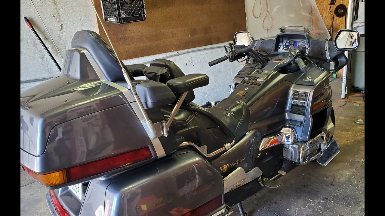 88 Goldwing GL1500 Bluetooth install - YouTube