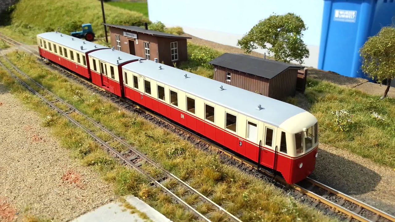 VT 137 600 fährt in Bärwalde ein - YouTube