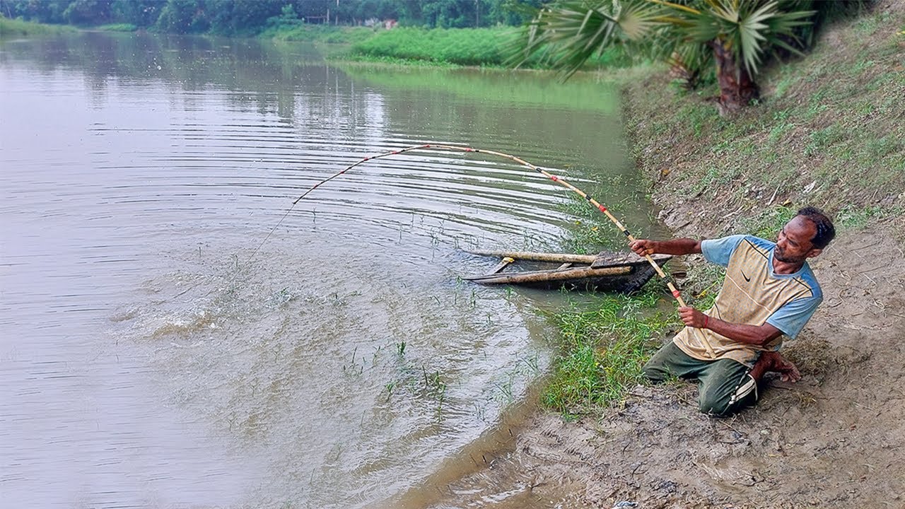 Amazing Unique Hook Fishing Technique Form River Village Boy Hunting ...