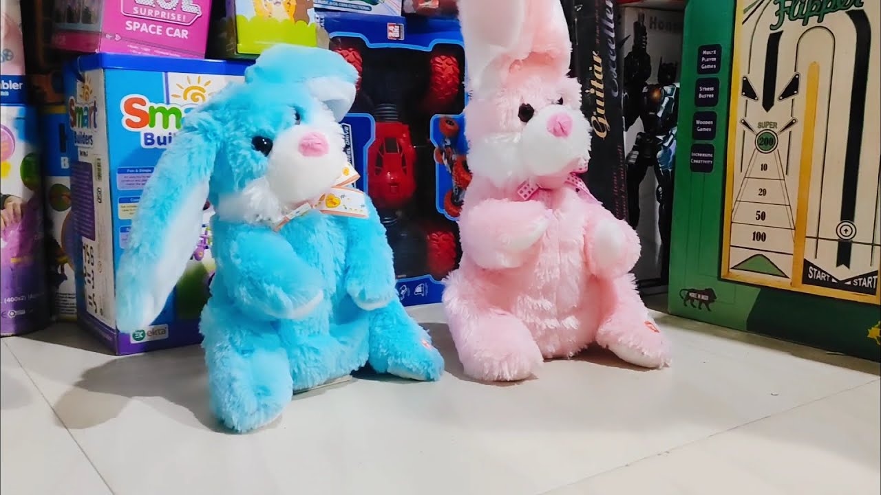 Amazing Dancing Teddy in Toycity - YouTube