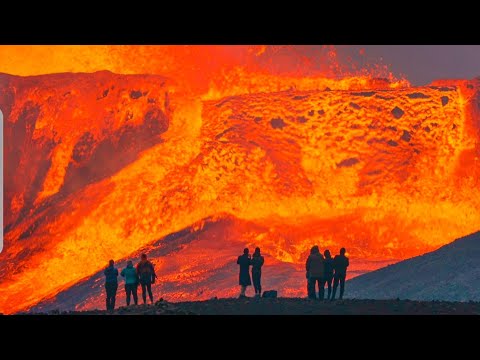LAVA AVALANCHE OFFERS THE MOST SPECTACULAR VIEW ON EARTH! VOLCANO ...