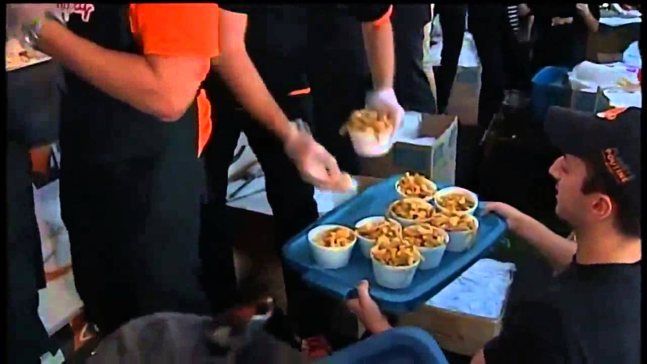 RECORD MONDIAL PLANÈTE POUTINE - Trois-Rivières Record Guinness de la ...