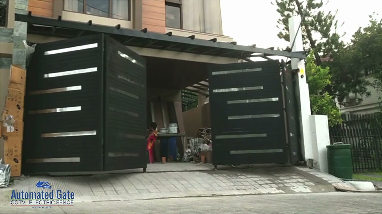 Automatic Folding Gate - YouTube