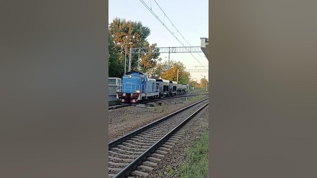 Ciekawy skład SKPL czyli SM42-1107 z kilkoma wagonami +mocne RP1 - YouTube
