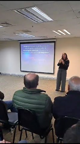 Carla Hermann en ciclo de Charlas en SOFOFA - YouTube