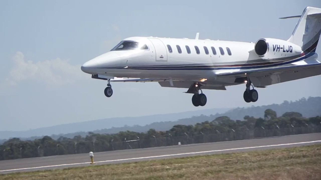 Learjet 45 Landing at Avalon Airport - YouTube