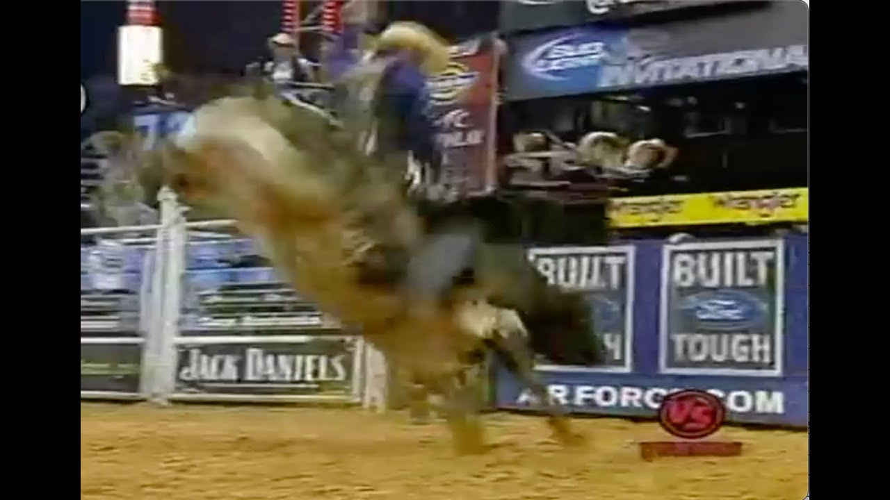 Aaron Roy vs Outta Da Blue - 09 PBR San Antonio (89.5 pts) - YouTube
