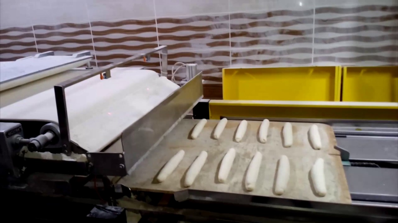 Automatic Tray Loading Robot - YouTube