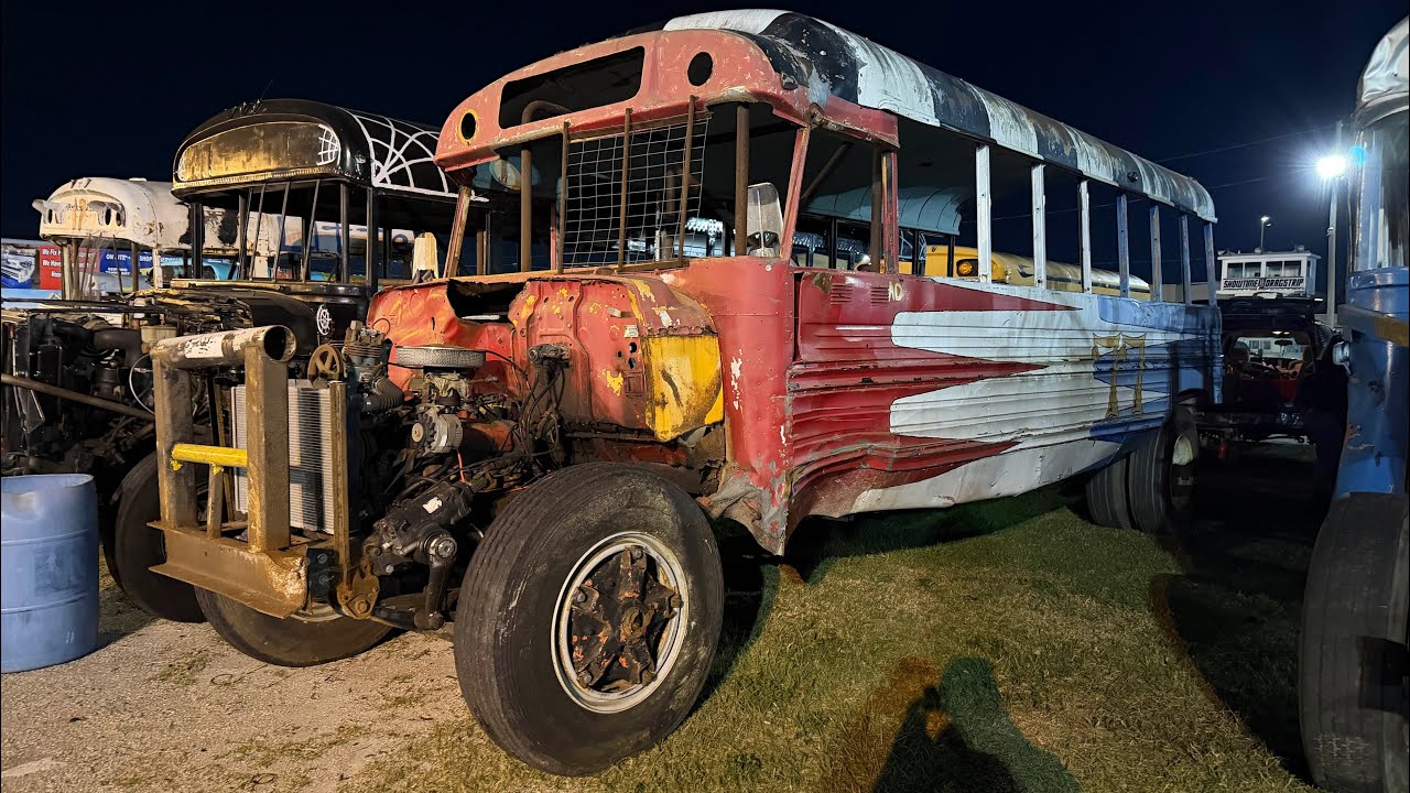 Showtime Speedway| NYE School Bus Figure 8 Feature |Jared Meyer |12/31 ...