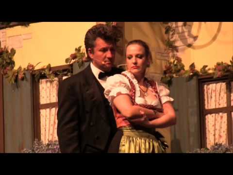 Servus Peter und Schickeria Tracht