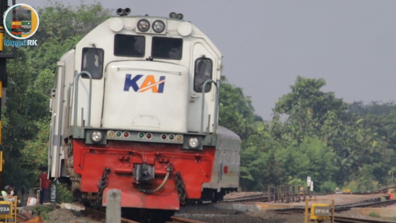 KOMPILASI KEBERANGKATAN KA WALAHAR DI BERBAGAI STASIUN | KA Commuter ...