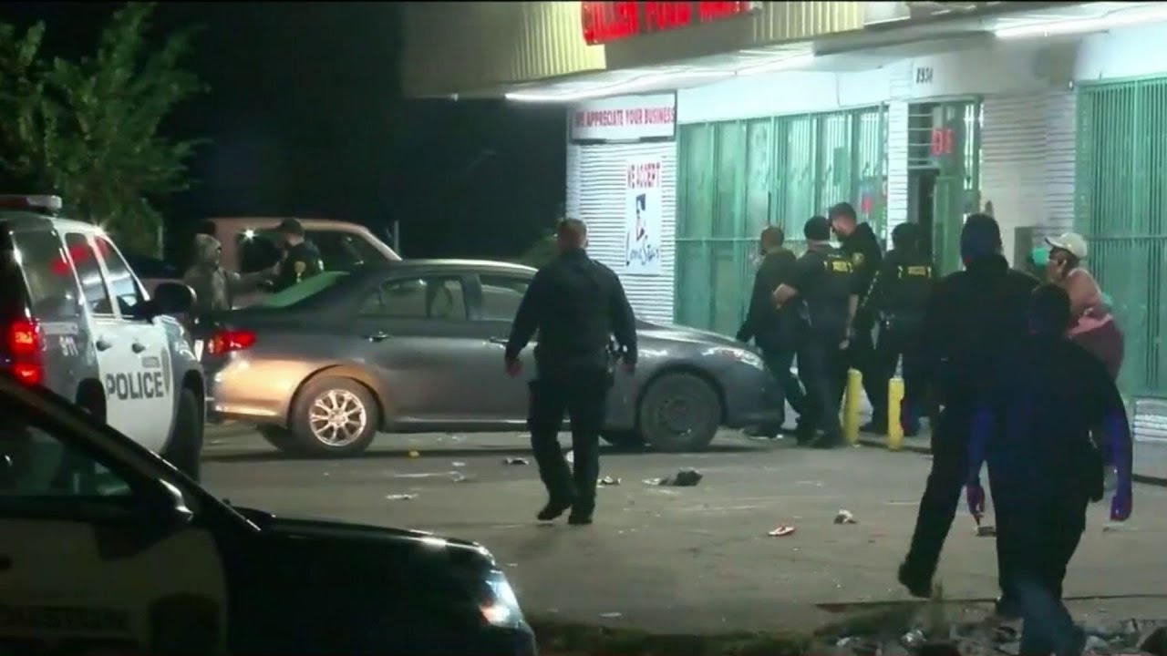 Man shot while trying to break up fight - YouTube