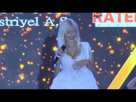 CANSU TAŞKIN - YILIN MODELİ - SAHNE