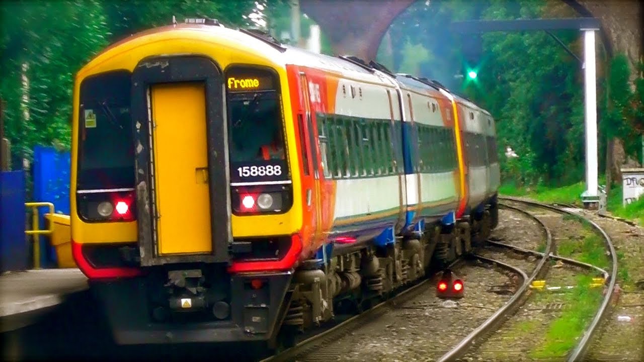 SWT Class 158/159s Diverts At Reading & Reading West - YouTube