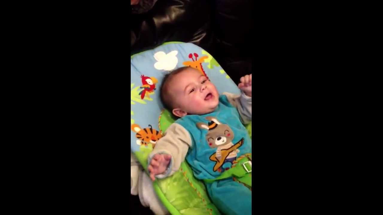Bébé qui rigole - YouTube