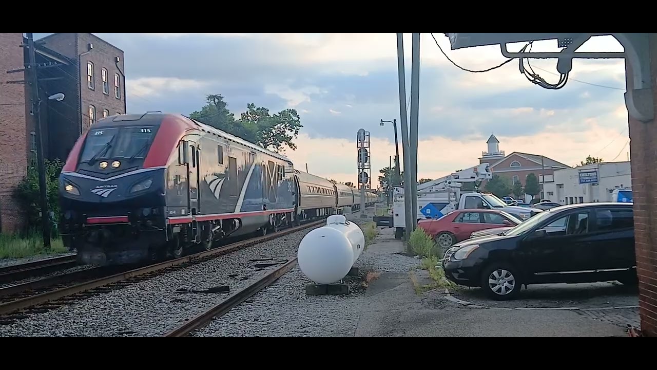 Locomotive 315 Leads Amtrak 95 Eastbound through Suffolk, Va. - YouTube