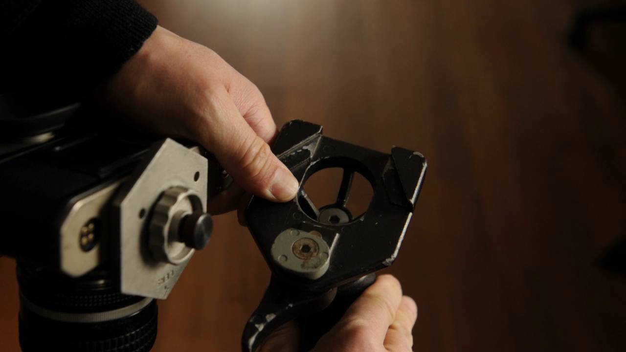 Mounting Manfrotto Hex Plate 030-14 on camera - YouTube