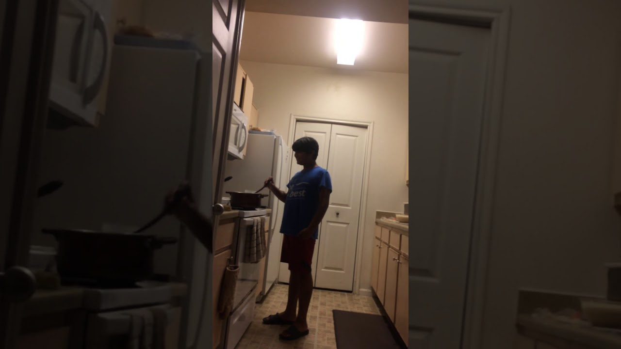 Kitchen singer - YouTube