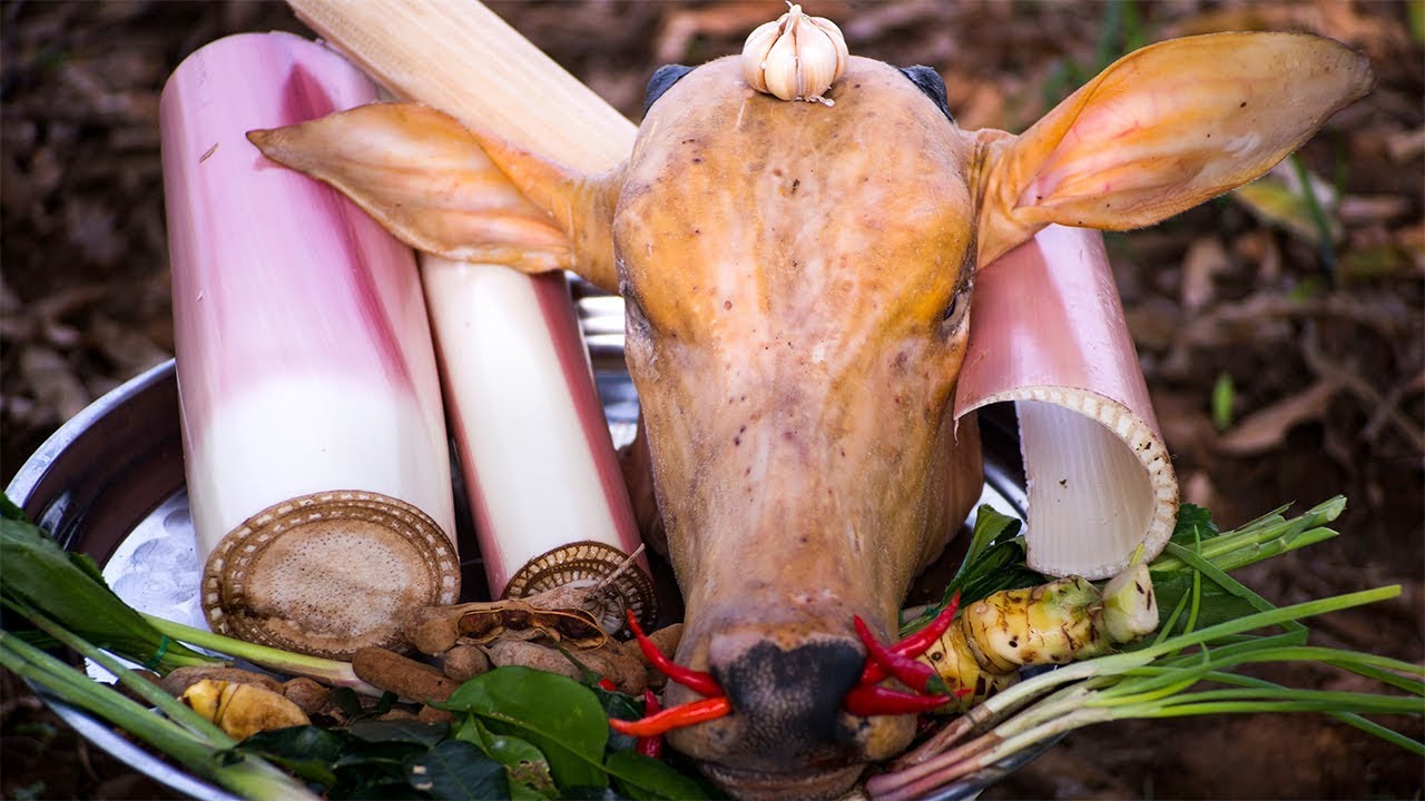 Cow Head + Banana Tree Sour Soup, Cooking Banana Tree Style in Village ...