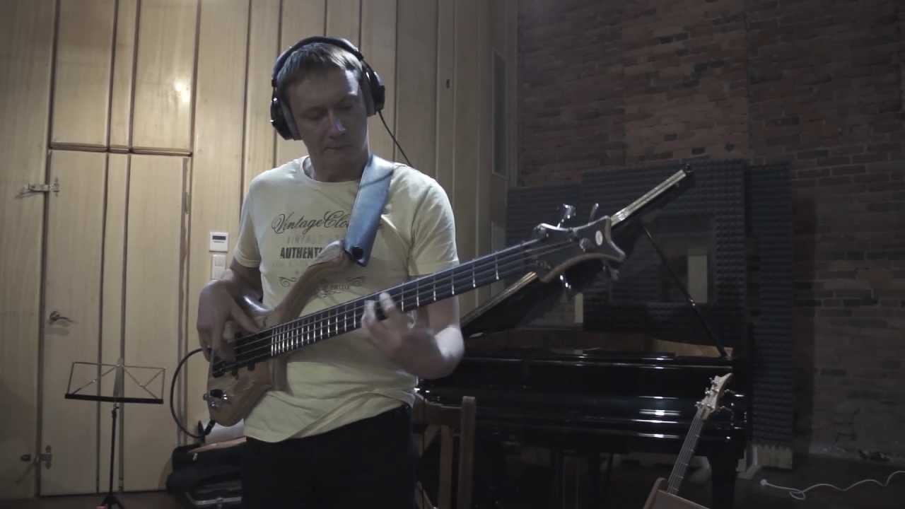 Stradi bass solo - F1 Bass & Mini UZBass - YouTube