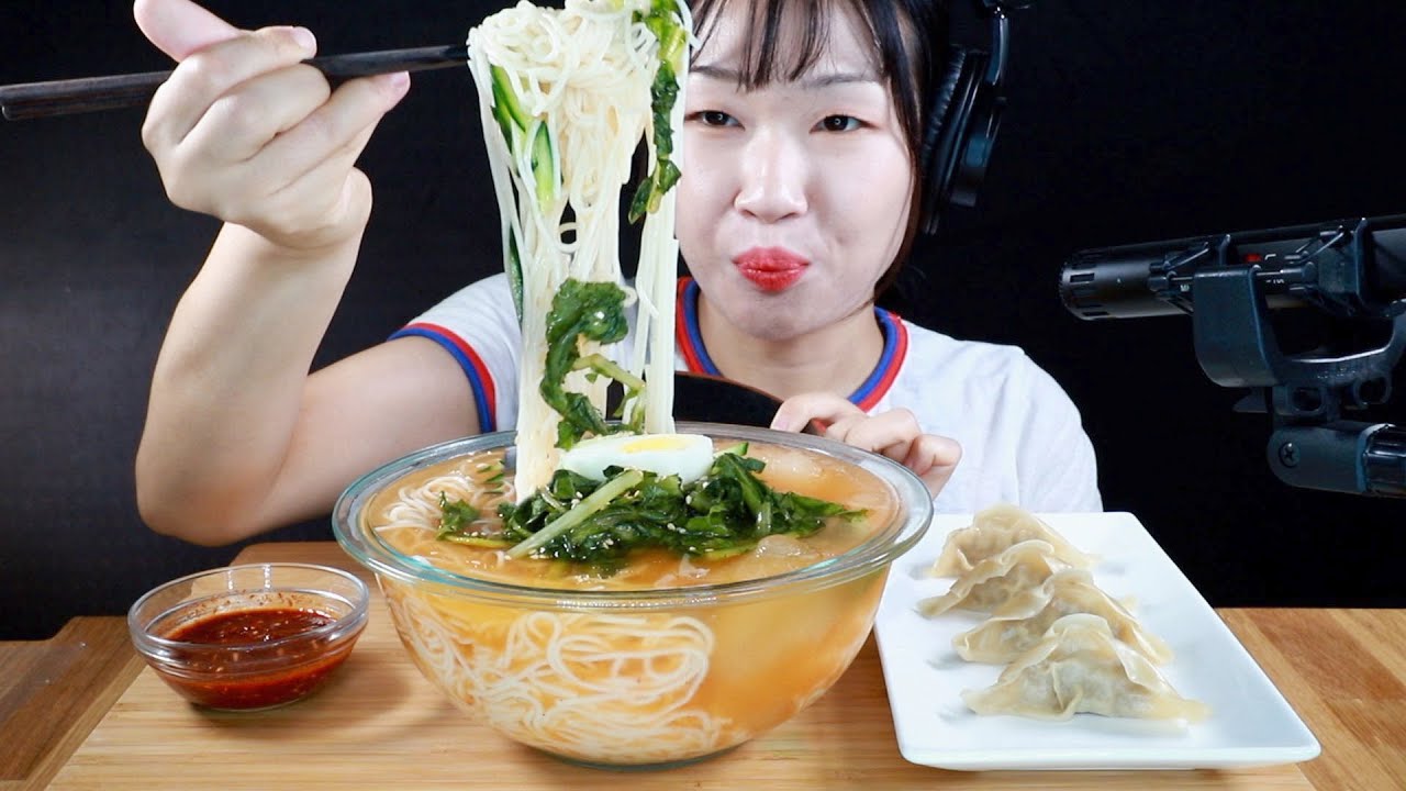 ASMR Yeolmu Kimchi Cold Noodles and Dumplings Eating Sounds | MINEE EATS - YouTube