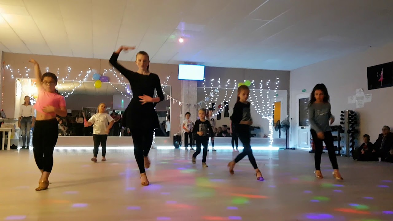 KM kids dance show 2017 - YouTube