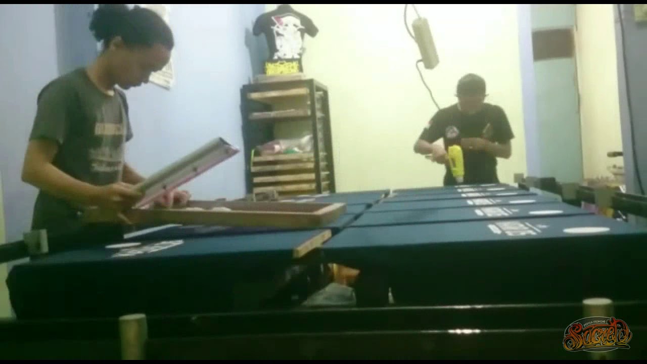 Sablon Kaos Dengan Meja Rel Menggunakan Tinta Rubber | Menan Sablon ...