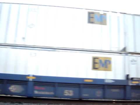 UP 5280 GEVO Horn Intermodal Train on 6th St. - YouTube