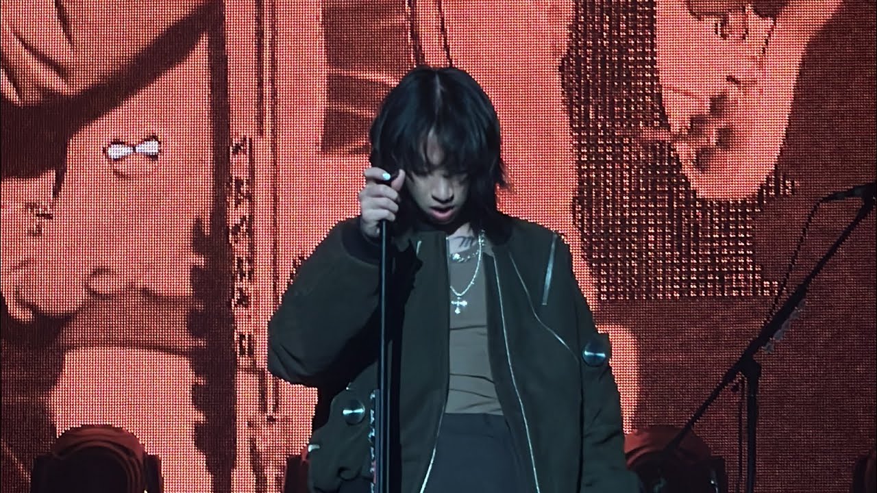 keshi 'less of you' Montreal 4K Fancam - YouTube