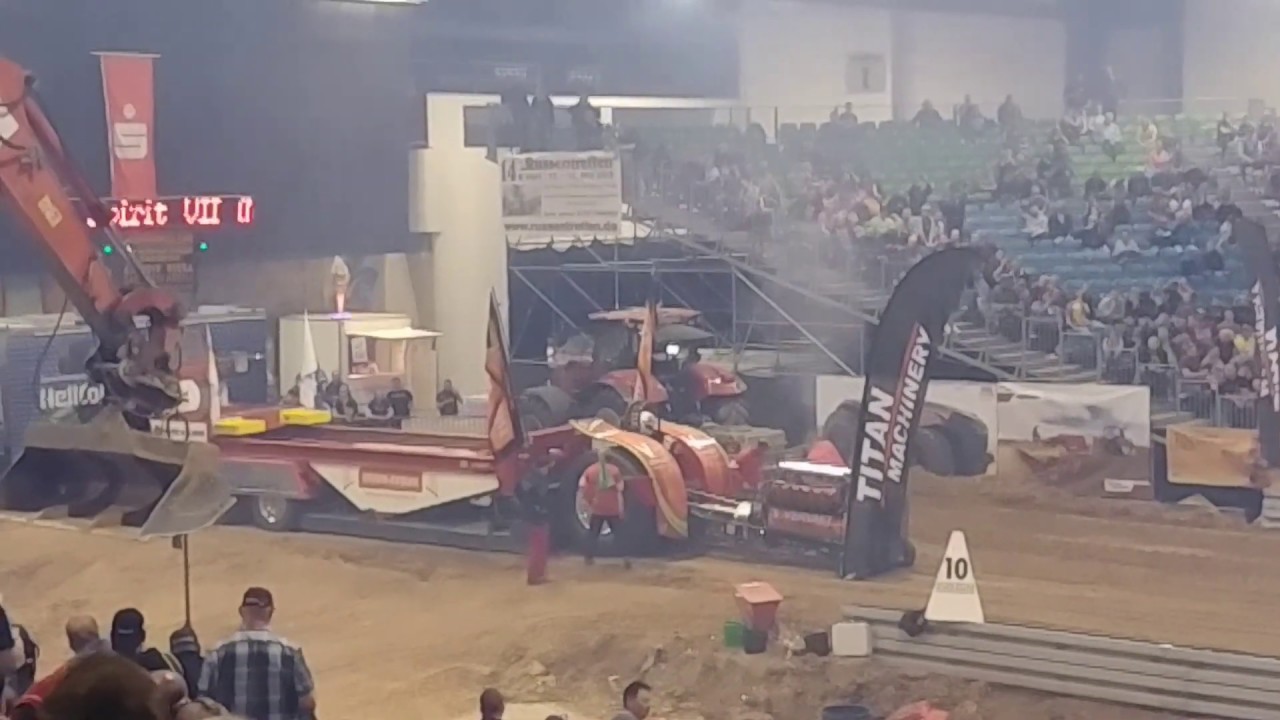 Tractor Pulling Riesa Sachsen Arena 2019 - YouTube