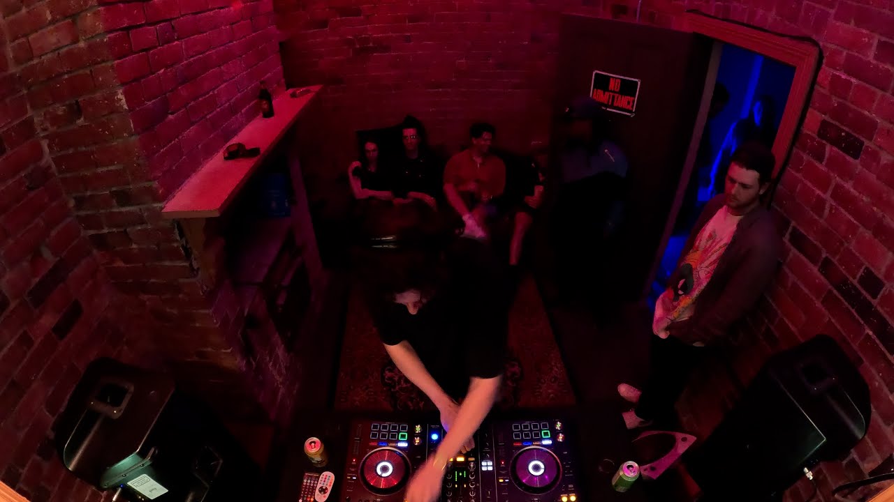 Deep Dubstep Mix - Backroom HQ - PEZZ - YouTube