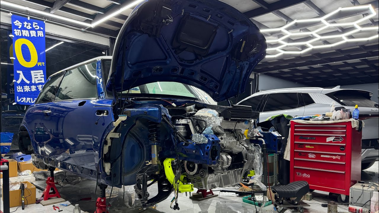 Ep.21 Install engine mini r53 rebuild - YouTube