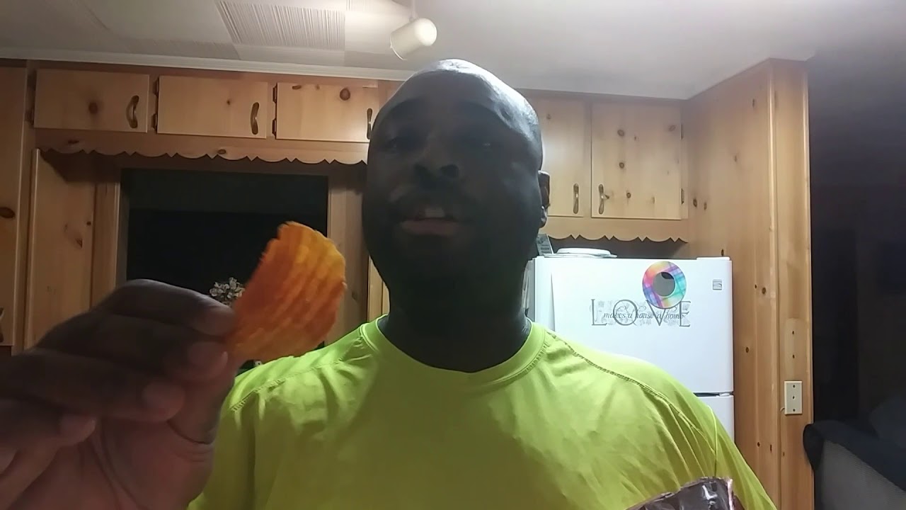 RAP SNACKS WAVY POTATO CHIPS: LIL BOOSIE'S LOUISIANA HEAT CHIPS Review ...