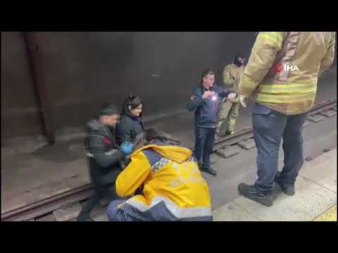 Marmaray’da tren aylarına atlayan şahıs hayatını kaybetti