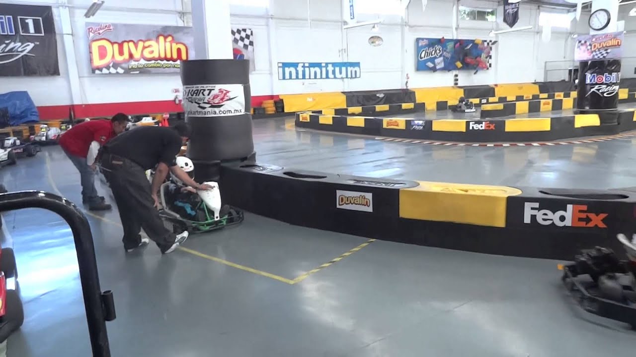 Cumpleaños 6 de Ian en Go Kart Mania - YouTube