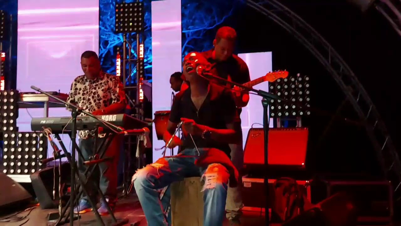Sky to be continued,en live ( billet 2000 )🇲🇺🇲🇺🔥 - YouTube