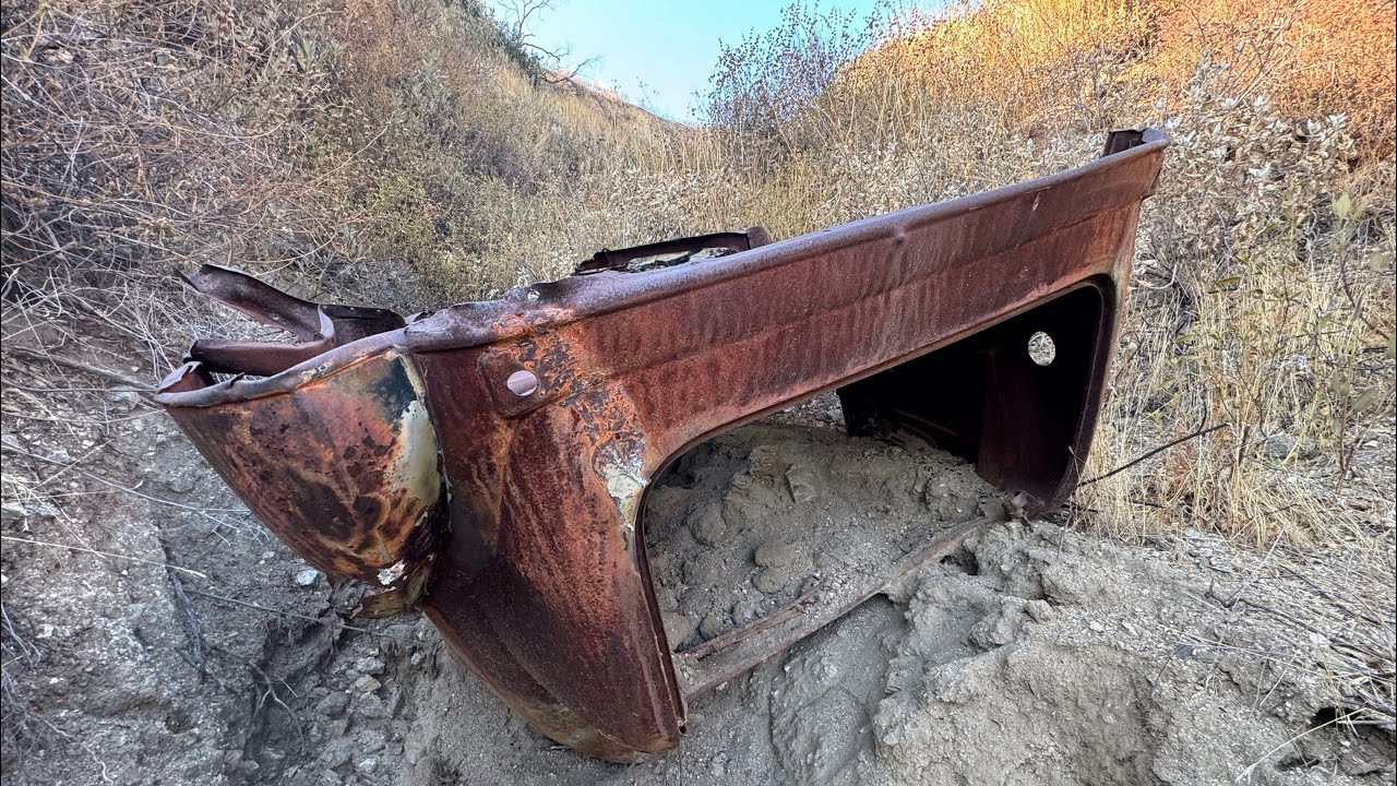 UNKNOWN VEHICLE DISCOVERED IN CALIFORNIA MOUNTAINS. - YouTube