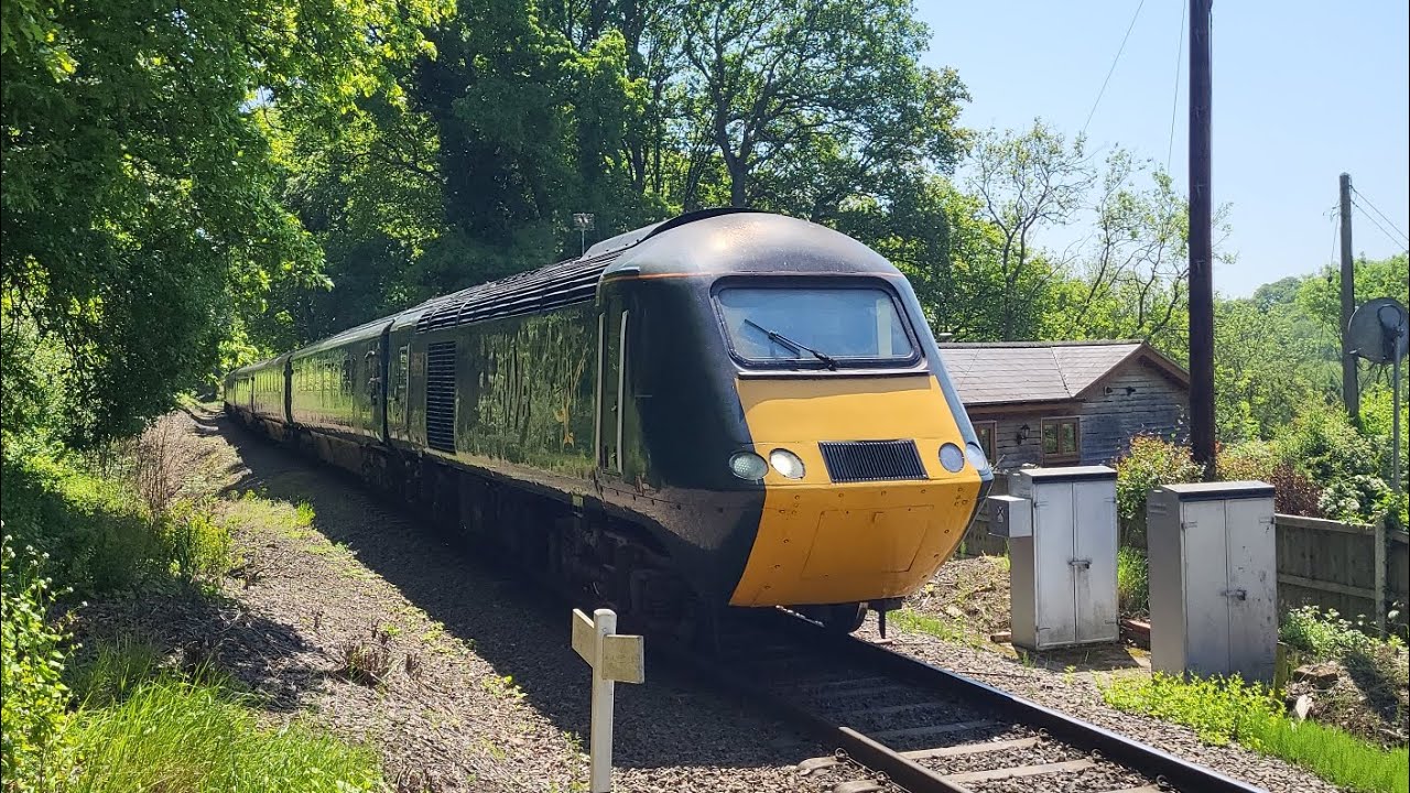 GWR 43 188 & 43 186 Passes Northwood Halt - YouTube